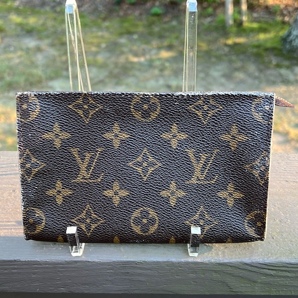 Louis Vuitton | Bags | Louis Vuitton Lv Monogram Pouch | Poshmark